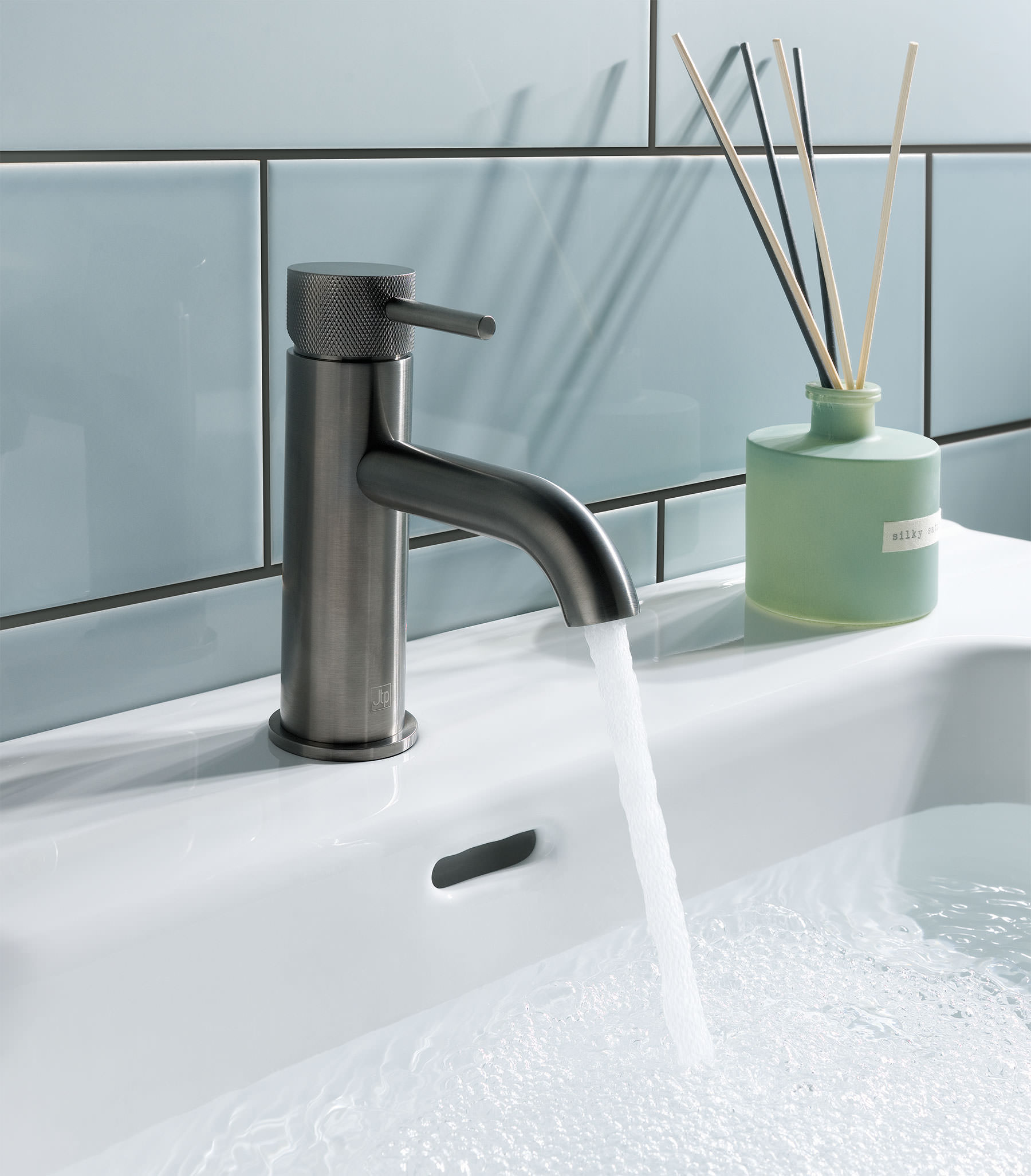 QS Basics VOX Single-Lever Basin Mixer Tap With Designer Handle