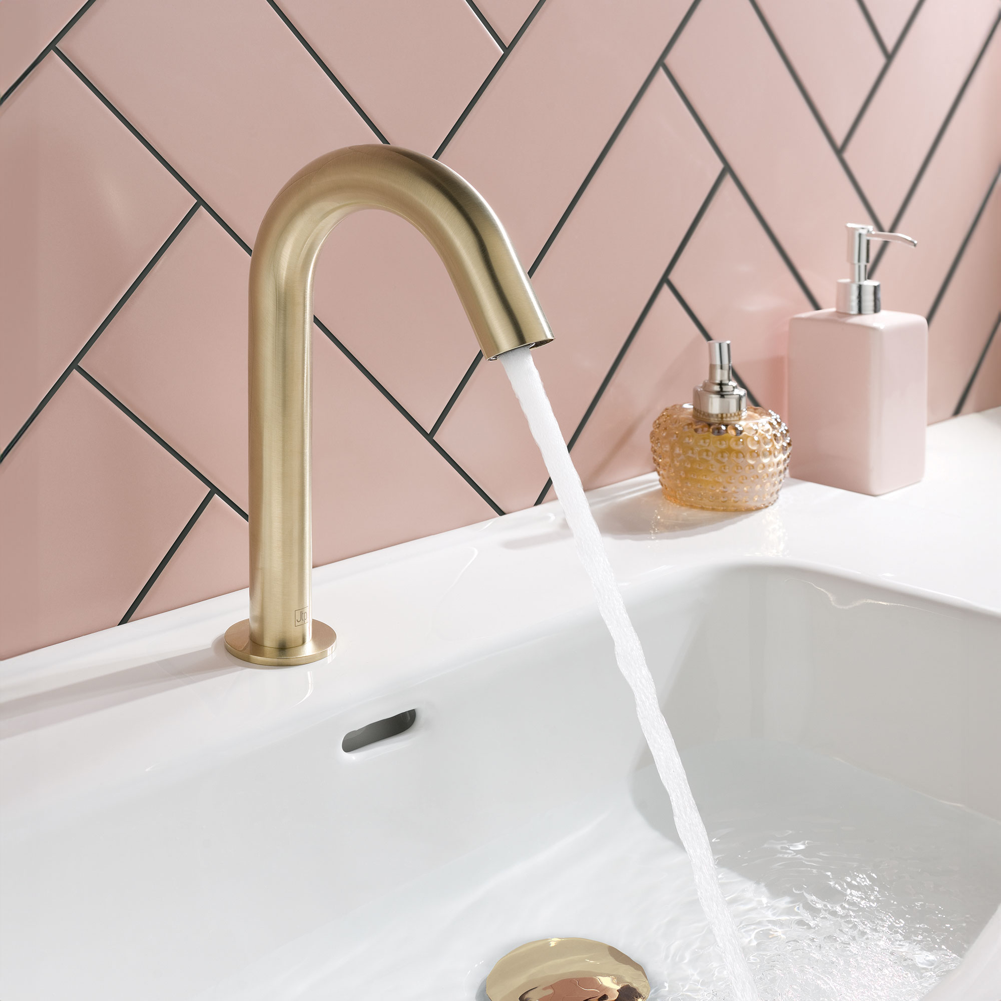 QS Basics Florentia Deck Mounted Sensor Basin Mixer Tap